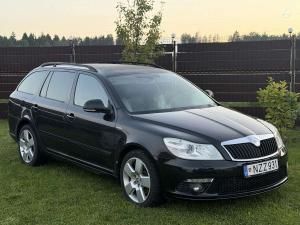 Black Skoda Octavia 2010 in Salcininkai, with an engine capacity of 1.97 L and mileage of 320 thousand km for 3650 €, photo 3 on AUTOMOTO.COM.LV