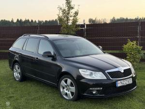 Black Skoda Octavia 2010 in Salcininkai, with an engine capacity of 1.97 L and mileage of 320 thousand km for 3650 €, photo 9 on AUTOMOTO.COM.LV