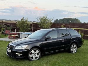 Black Skoda Octavia 2010 in Salcininkai, with an engine capacity of 1.97 L and mileage of 320 thousand km for 3650 €, photo 11 on AUTOMOTO.COM.LV