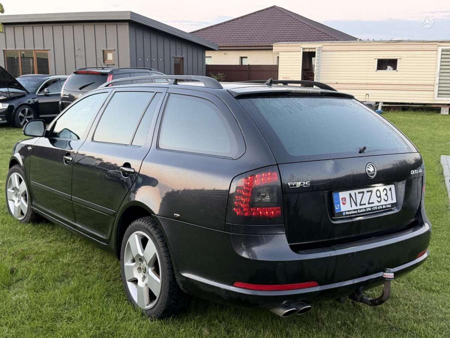 Black Skoda Octavia 2010 in Salcininkai, with an engine capacity of 1.97 L and mileage of 320 thousand km for 3650 €, photo 13 on AUTOMOTO.COM.LV