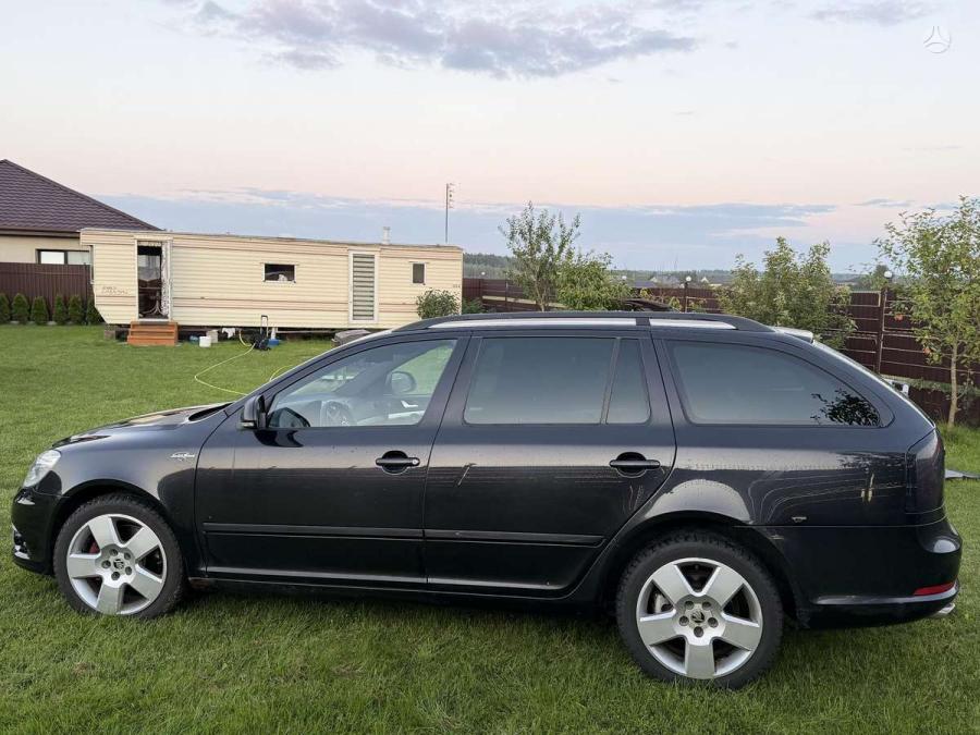 Black Skoda Octavia 2010 in Salcininkai, with an engine capacity of 1.97 L and mileage of 320 thousand km for 3650 €, photo 14 on AUTOMOTO.COM.LV