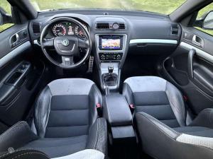 Black Skoda Octavia 2010 in Salcininkai, with an engine capacity of 1.97 L and mileage of 320 thousand km for 3650 €, photo 17 on AUTOMOTO.COM.LV
