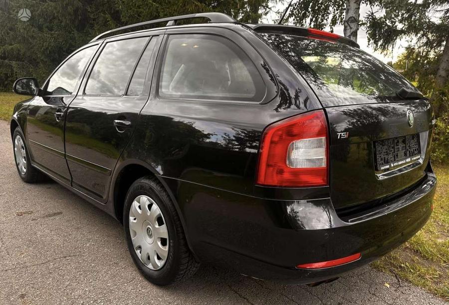 Melns Skoda Octavia 2010 Marijampole, ar dzinēja tilpumu 1.80 L un nobraukumu 210 tūkst. km par 2800 €, foto 6 vietnē AUTOMOTO.COM.LV