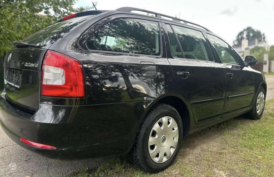 Melns Skoda Octavia 2010 Marijampole, ar dzinēja tilpumu 1.80 L un nobraukumu 210 tūkst. km par 2800 €, foto 7 vietnē AUTOMOTO.COM.LV