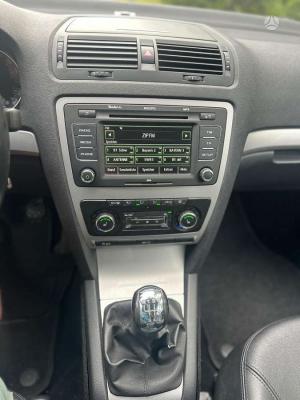 Melns Skoda Octavia 2010 Marijampole, ar dzinēja tilpumu 1.80 L un nobraukumu 210 tūkst. km par 2800 €, foto 10 vietnē AUTOMOTO.COM.LV