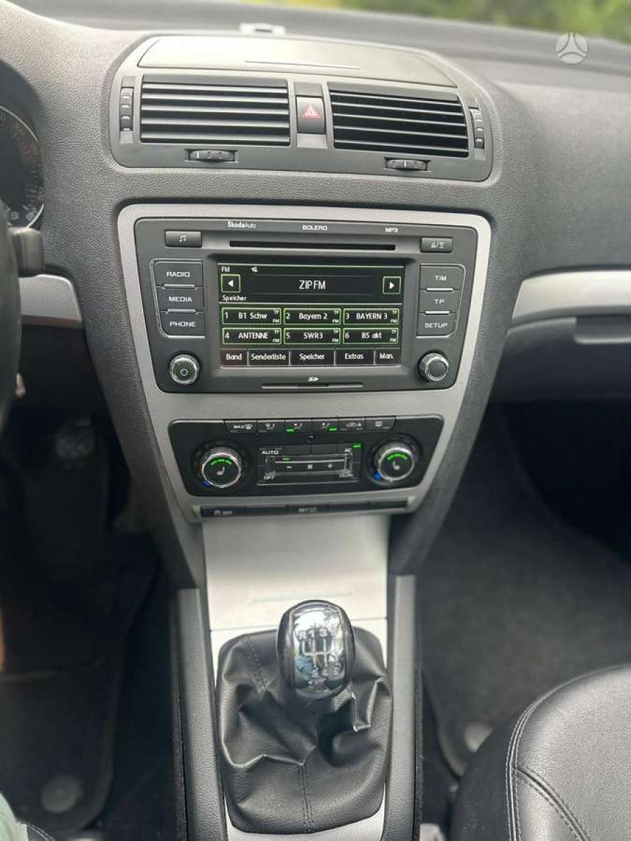 Melns Skoda Octavia 2010 Marijampole, ar dzinēja tilpumu 1.80 L un nobraukumu 210 tūkst. km par 2800 €, foto 10 vietnē AUTOMOTO.COM.LV
