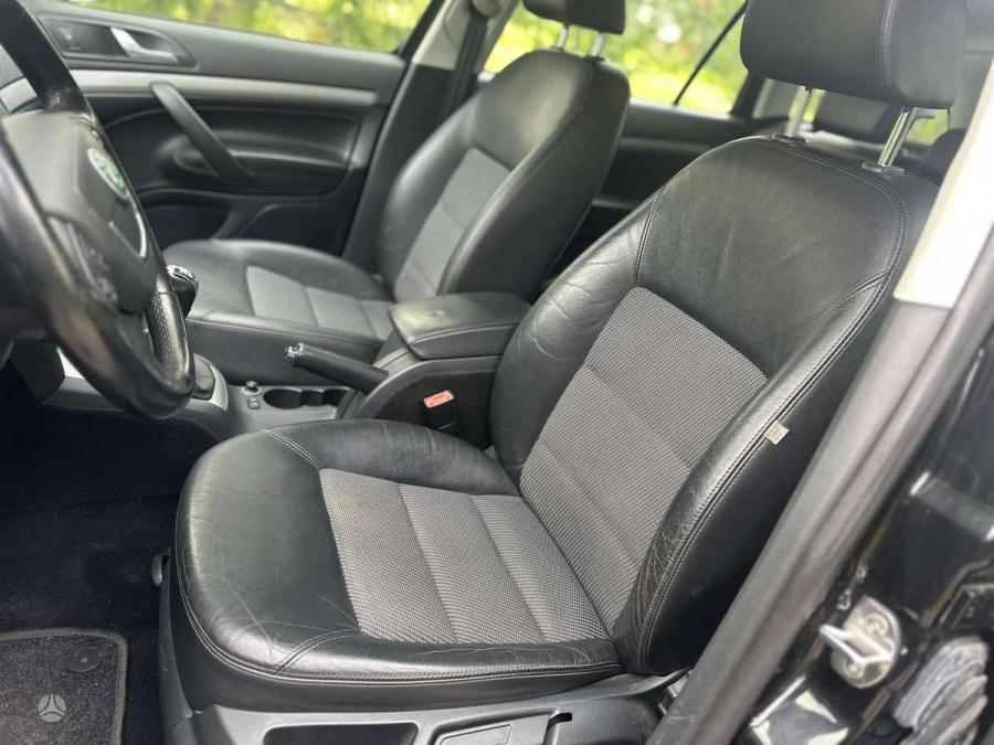 Melns Skoda Octavia 2010 Marijampole, ar dzinēja tilpumu 1.80 L un nobraukumu 210 tūkst. km par 2800 €, foto 13 vietnē AUTOMOTO.COM.LV