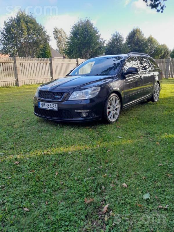 Skoda Octavia 2010 in Tukums on AUTOMOTO.COM.LV Black Skoda Octavia 2010 in Tukums, with an engine capacity of 2.00 L and mileage of 290 thousand km for 3999 €, photo 5 on AUTOMOTO.COM.LV