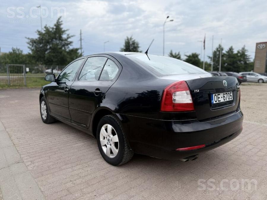 Black Skoda Octavia 2011 in Liepaja, with an engine capacity of 1.40 L and mileage of 269 thousand km for 2600 €, photo 2 on AUTOMOTO.COM.LV
