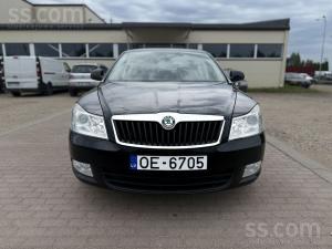 Black Skoda Octavia 2011 in Liepaja, with an engine capacity of 1.40 L and mileage of 269 thousand km for 2600 €, photo 7 on AUTOMOTO.COM.LV