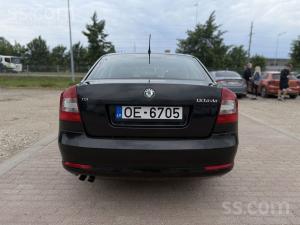 Black Skoda Octavia 2011 in Liepaja, with an engine capacity of 1.40 L and mileage of 269 thousand km for 2600 €, photo 8 on AUTOMOTO.COM.LV