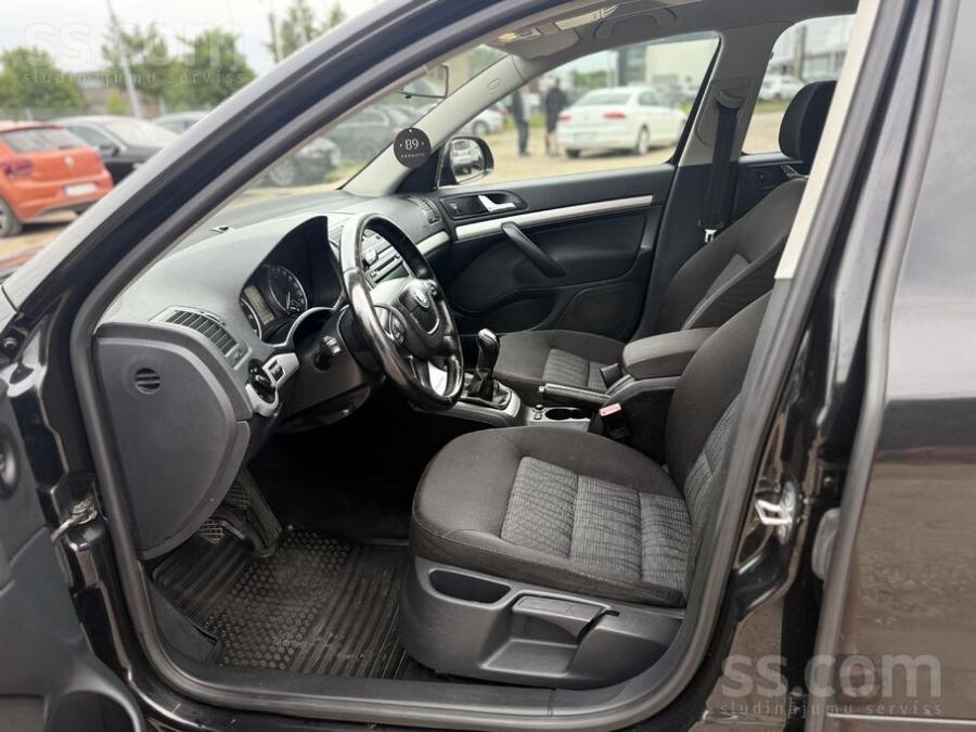 Black Skoda Octavia 2011 in Liepaja, with an engine capacity of 1.40 L and mileage of 269 thousand km for 2600 €, photo 13 on AUTOMOTO.COM.LV