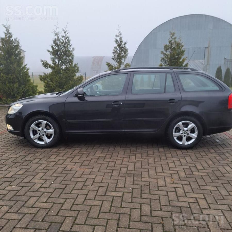 Melns Skoda Octavia 2011 Rēzekne, ar dzinēja tilpumu 1.60 L un nobraukumu 0 tūkst. km par 4300 €, foto 3 vietnē AUTOMOTO.COM.LV