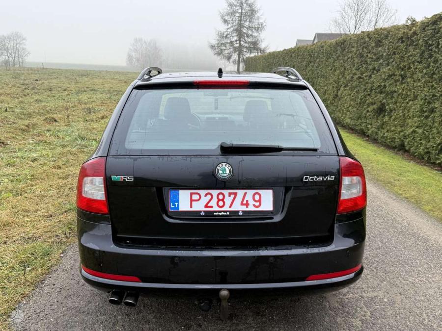 Black Skoda Octavia 2011 in Raseiniai, with an engine capacity of 1.97 L and mileage of 260 thousand km for 3350 €, photo 6 on AUTOMOTO.COM.LV