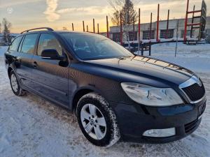 Black Skoda Octavia 2011 in Ukmerge, with an engine capacity of 1.20 L and mileage of 237 thousand km for 2500 €, photo 2 on AUTOMOTO.COM.LV