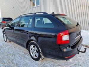 Black Skoda Octavia 2011 in Ukmerge, with an engine capacity of 1.20 L and mileage of 237 thousand km for 2500 €, photo 3 on AUTOMOTO.COM.LV
