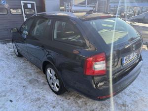 Black Skoda Octavia 2011 in Vilnius, with an engine capacity of 1.20 L and mileage of 313 thousand km for 1950 €, photo 6 on AUTOMOTO.COM.LV