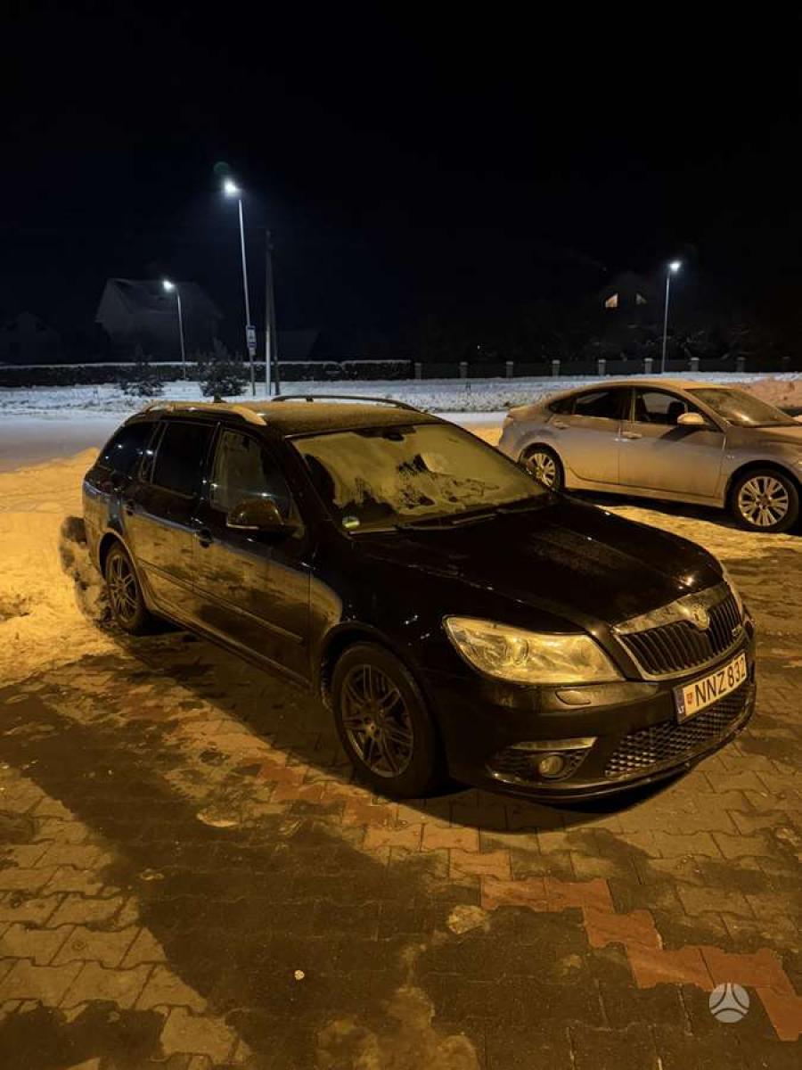 Melns Skoda Octavia 2011 Viļņa, ar dzinēja tilpumu 0.00 L un nobraukumu 340 tūkst. km par 2650 €, foto 2 vietnē AUTOMOTO.COM.LV