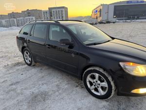 Black Skoda Octavia 2011 in Vilnius, with an engine capacity of 1.60 L and mileage of 426 thousand km for 1800 €, photo 3 on AUTOMOTO.COM.LV