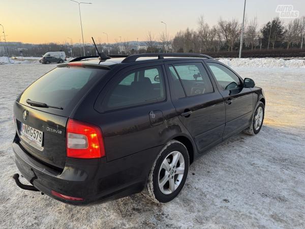 Black Skoda Octavia 2011 in Vilnius, with an engine capacity of 1.60 L and mileage of 426 thousand km for 1800 €, photo 5 on AUTOMOTO.COM.LV