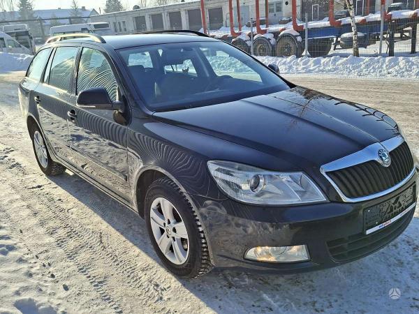 Melns Skoda Octavia 2011 Ukmergė, ar dzinēja tilpumu 1.20 L un nobraukumu 237 tūkst. km par 2500 €, foto 2 vietnē AUTOMOTO.COM.LV