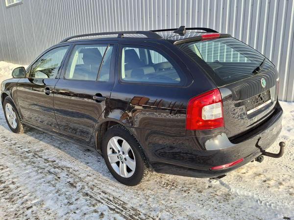 Melns Skoda Octavia 2011 Ukmergė, ar dzinēja tilpumu 1.20 L un nobraukumu 237 tūkst. km par 2500 €, foto 3 vietnē AUTOMOTO.COM.LV