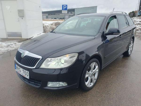 Melns Skoda Octavia 2011 Kauņa, ar dzinēja tilpumu 1.20 L un nobraukumu 288 tūkst. km par 3700 €, foto 1 vietnē AUTOMOTO.COM.LV