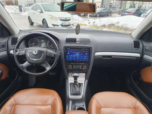 Melns Skoda Octavia 2011 Kauņa, ar dzinēja tilpumu 1.20 L un nobraukumu 288 tūkst. km par 3700 €, foto 8 vietnē AUTOMOTO.COM.LV