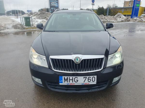 Black Skoda Octavia 2011 in Kaunas, with an engine capacity of 1.20 L and mileage of 288 thousand km for 3700 €, photo 2 on AUTOMOTO.COM.LV