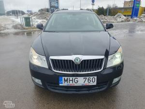 Melns Skoda Octavia 2011 Kauņa, ar dzinēja tilpumu 1.20 L un nobraukumu 288 tūkst. km par 3700 €, foto 2 vietnē AUTOMOTO.COM.LV