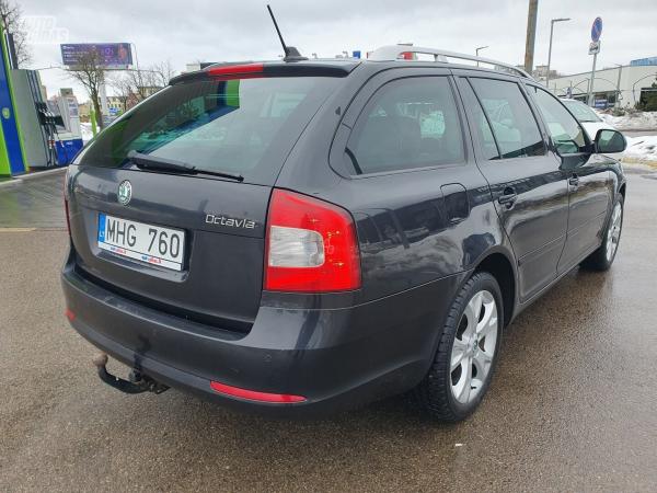 Black Skoda Octavia 2011 in Kaunas, with an engine capacity of 1.20 L and mileage of 288 thousand km for 3700 €, photo 4 on AUTOMOTO.COM.LV