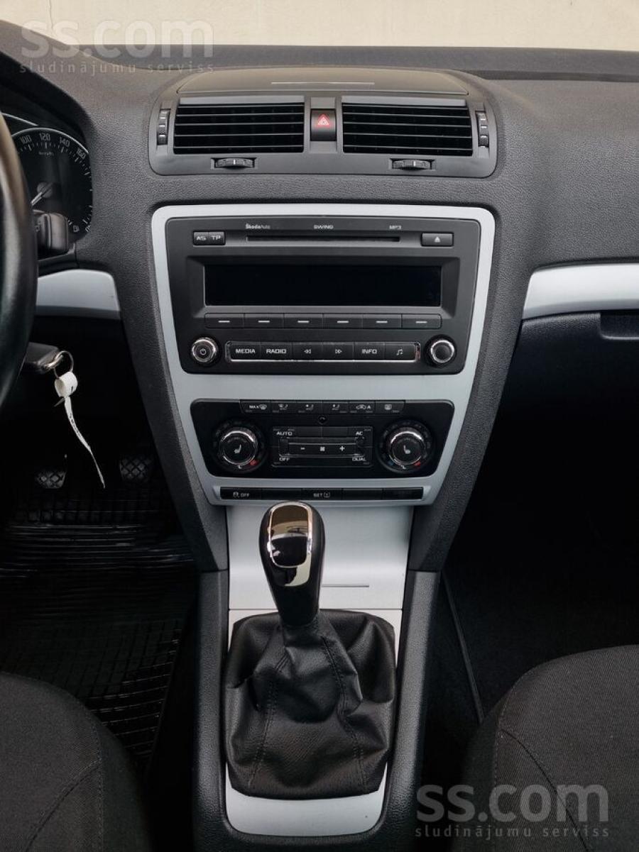 Melns Skoda Octavia 2011 Ogre, ar dzinēja tilpumu 1.20 L un nobraukumu 253 tūkst. km par 4350 €, foto 15 vietnē AUTOMOTO.COM.LV