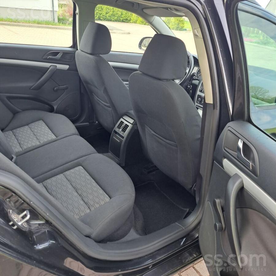 Black Skoda Octavia 2011 in Rezekne, with an engine capacity of 1.60 L and mileage of 0 thousand km for 3750 €, photo 9 on AUTOMOTO.COM.LV