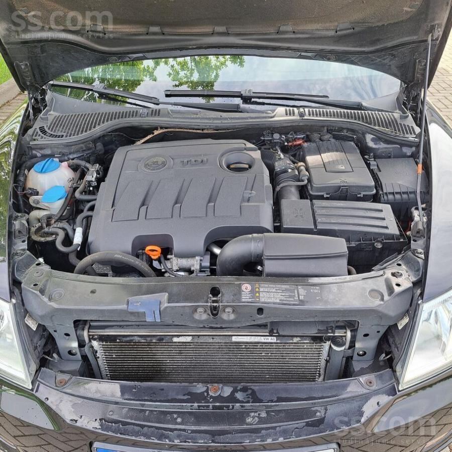 Black Skoda Octavia 2011 in Rezekne, with an engine capacity of 1.60 L and mileage of 0 thousand km for 3750 €, photo 13 on AUTOMOTO.COM.LV