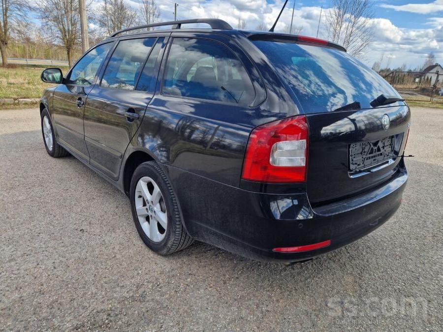 Melns Skoda Octavia 2011 Ogre, ar dzinēja tilpumu 1.60 L un nobraukumu 231 tūkst. km par 5650 €, foto 5 vietnē AUTOMOTO.COM.LV
