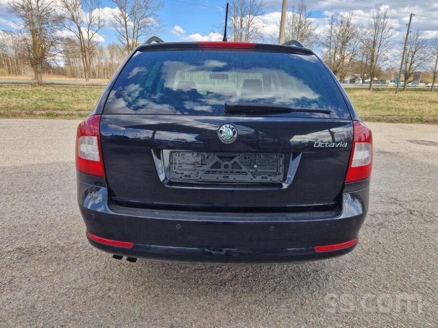Melns Skoda Octavia 2011 Ogre, ar dzinēja tilpumu 1.60 L un nobraukumu 231 tūkst. km par 5650 €, foto 7 vietnē AUTOMOTO.COM.LV