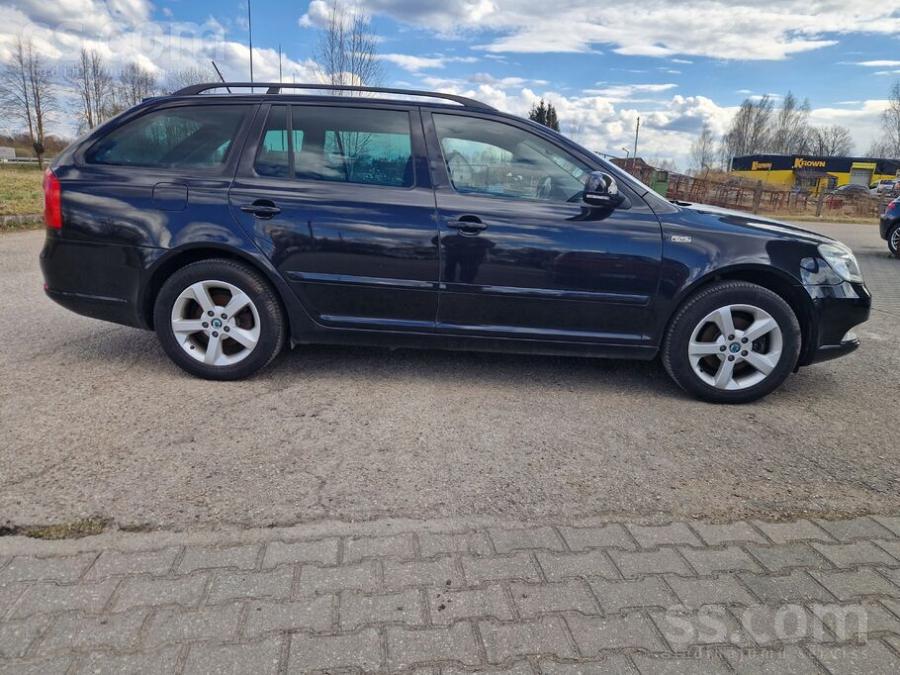 Melns Skoda Octavia 2011 Ogre, ar dzinēja tilpumu 1.60 L un nobraukumu 231 tūkst. km par 5650 €, foto 8 vietnē AUTOMOTO.COM.LV