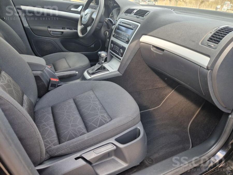Melns Skoda Octavia 2011 Ogre, ar dzinēja tilpumu 1.60 L un nobraukumu 231 tūkst. km par 5650 €, foto 12 vietnē AUTOMOTO.COM.LV