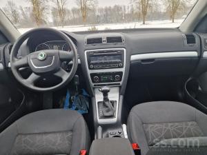 Melns Skoda Octavia 2011 Ogre, ar dzinēja tilpumu 1.40 L un nobraukumu 231 tūkst. km par 5750 €, foto 12 vietnē AUTOMOTO.COM.LV