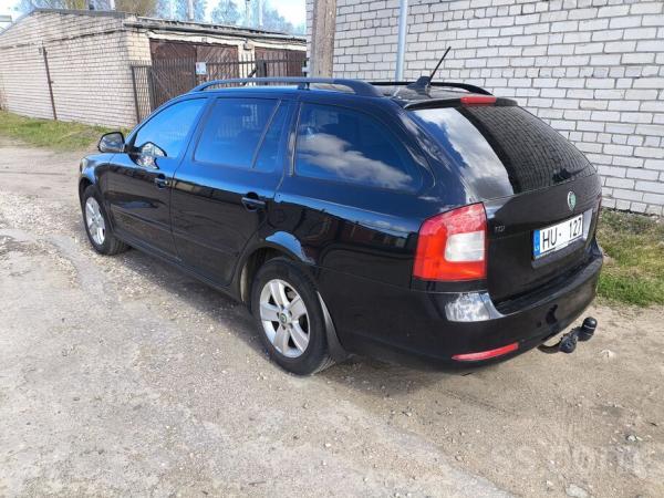 Melns Skoda Octavia 2011 Rīga, ar dzinēja tilpumu 1.60 L un nobraukumu 325 tūkst. km par 2050 €, foto 6 vietnē AUTOMOTO.COM.LV