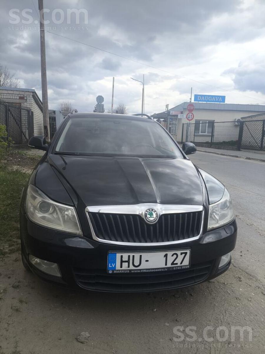 Black Skoda Octavia 2011 in Riga, with an engine capacity of 1.60 L and mileage of 325 thousand km for 2050 €, photo 3 on AUTOMOTO.COM.LV