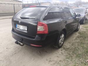 Black Skoda Octavia 2011 in Riga, with an engine capacity of 1.60 L and mileage of 325 thousand km for 2050 €, photo 5 on AUTOMOTO.COM.LV