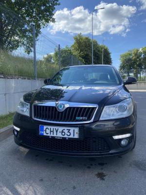 Black Skoda Octavia 2011 in Raseiniai, with an engine capacity of 1.97 L and mileage of 262 thousand km for 3900 €, photo  on AUTOMOTO.COM.LV