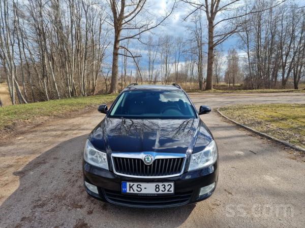 Black Skoda Octavia 2011 in Ventspils, with an engine capacity of 2.00 L and mileage of 271 thousand km for 4790 €, photo 1 on AUTOMOTO.COM.LV