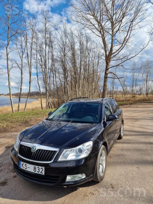 Black Skoda Octavia 2011 in Ventspils, with an engine capacity of 2.00 L and mileage of 271 thousand km for 4790 €, photo 2 on AUTOMOTO.COM.LV