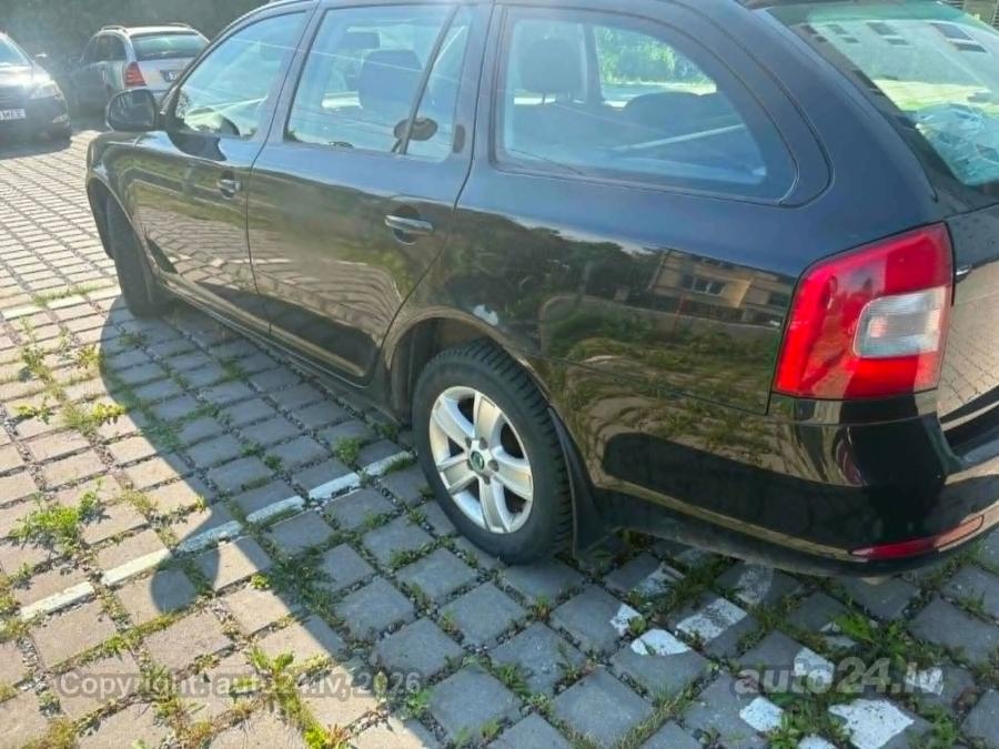 Black Skoda Octavia 2011 in Tallinn, with an engine capacity of 2.00 L and mileage of 360 thousand km for 3500 €, photo 9 on AUTOMOTO.COM.LV