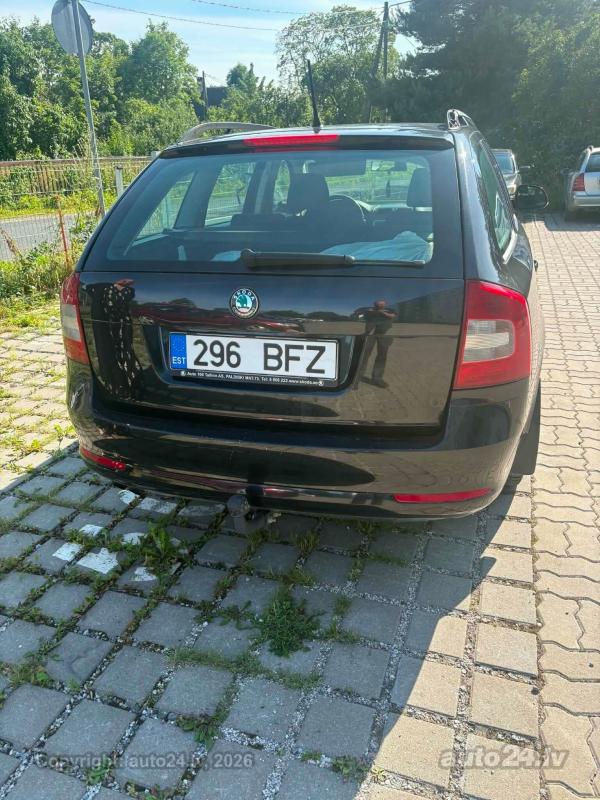 Black Skoda Octavia 2011 in Tallinn, with an engine capacity of 2.00 L and mileage of 360 thousand km for 3500 €, photo 9 on AUTOMOTO.COM.LV