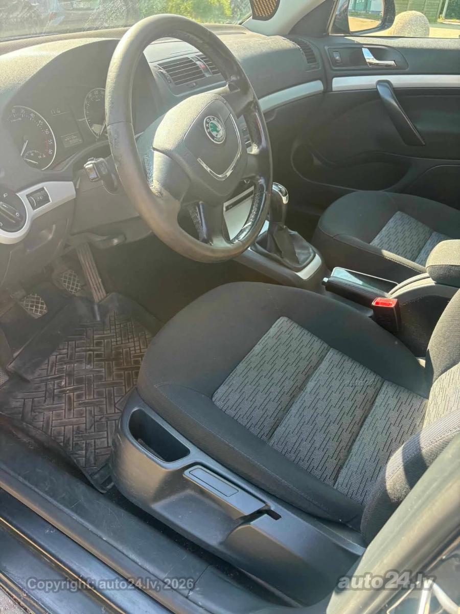Black Skoda Octavia 2011 in Tallinn, with an engine capacity of 2.00 L and mileage of 360 thousand km for 3500 €, photo 14 on AUTOMOTO.COM.LV