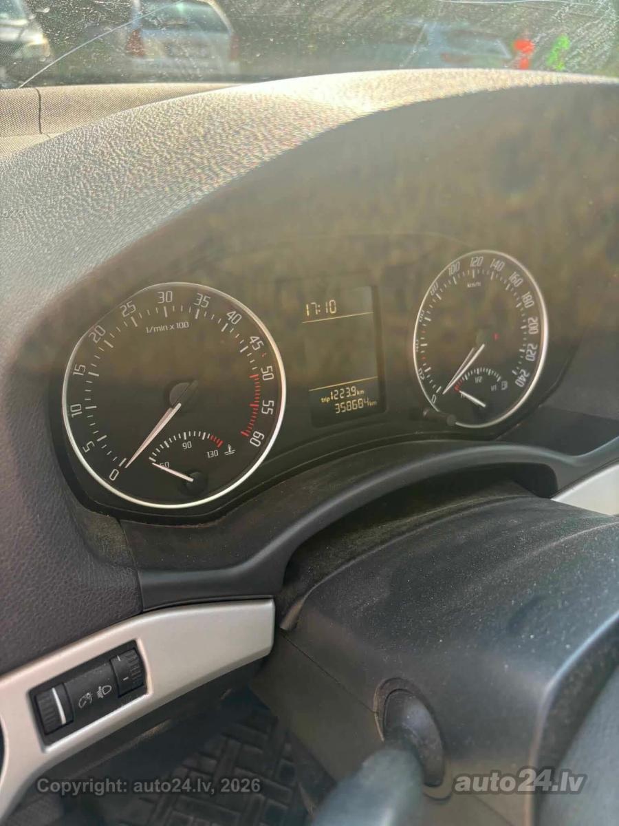 Black Skoda Octavia 2011 in Tallinn, with an engine capacity of 2.00 L and mileage of 360 thousand km for 3500 €, photo 15 on AUTOMOTO.COM.LV