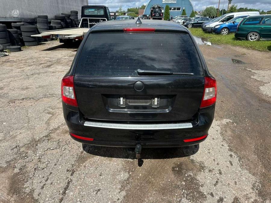 Melns Skoda Octavia 2011 Jurbarkas, ar dzinēja tilpumu 1.60 L un nobraukumu 268 tūkst. km par 3499 €, foto 7 vietnē AUTOMOTO.COM.LV